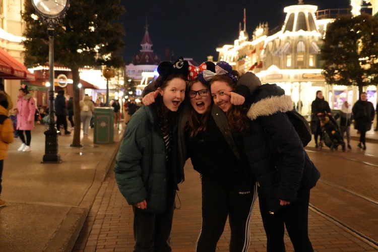 Planning a school trip - Essential tips for teachers - ESTO